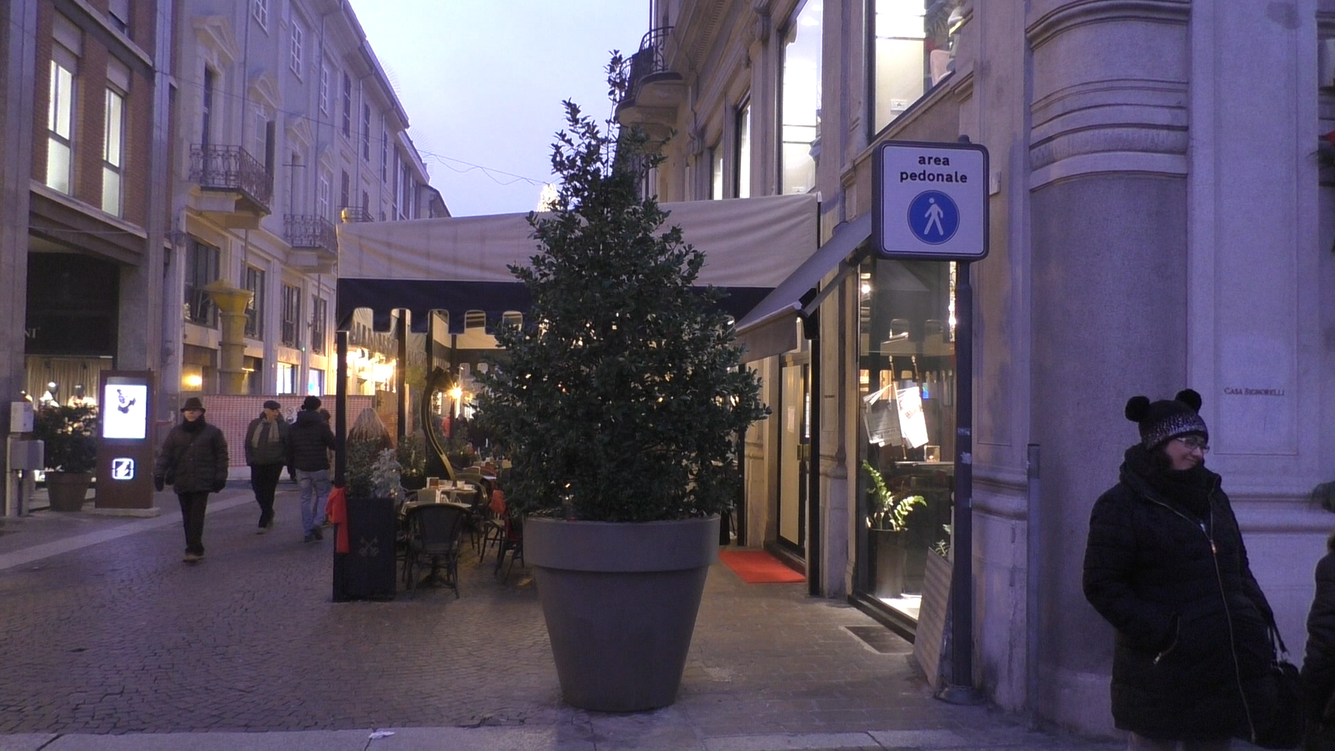 Spaccata a "Casa Signorelli"