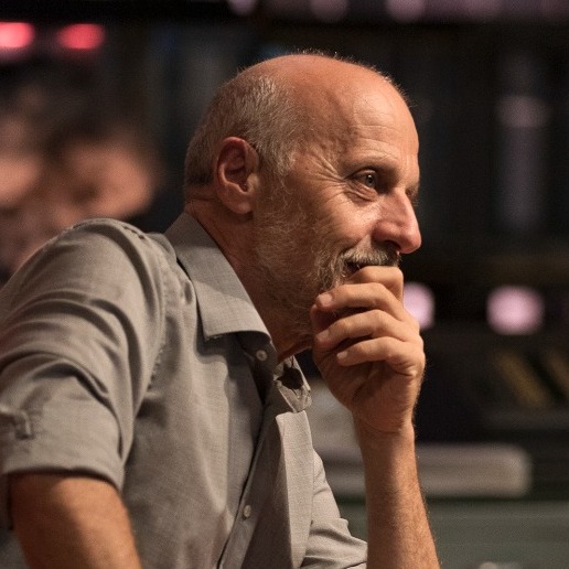 Marco Paolini protagonista dello spettacolo "Antenati" a Tortona