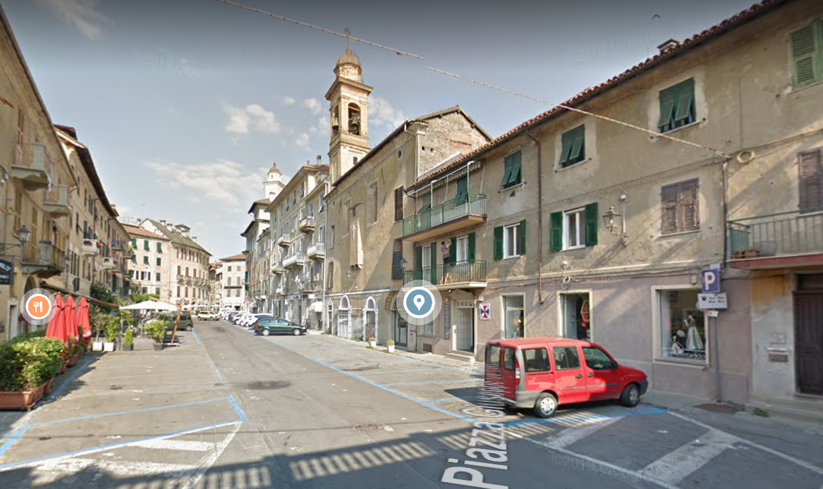 Ovada chiude al traffico Piazza Garibaldi e la restituisce ai pedoni