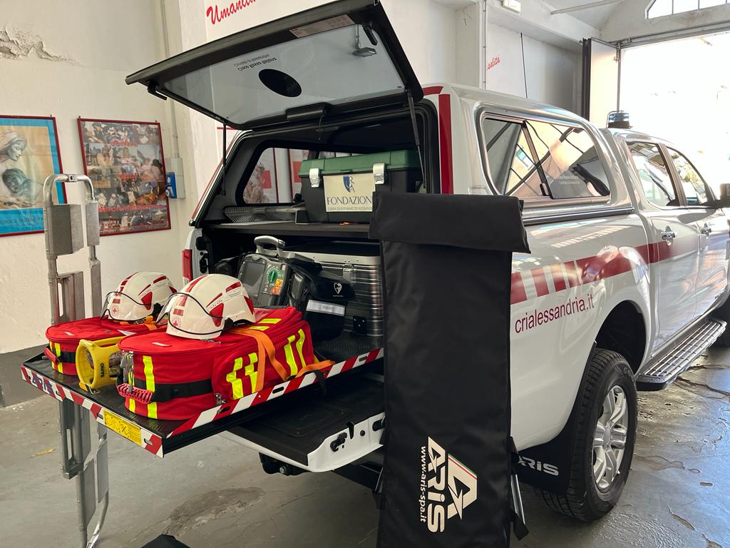 Un pick up alla Croce Rossa donato dalla Fondazione Cassa di Risparmio