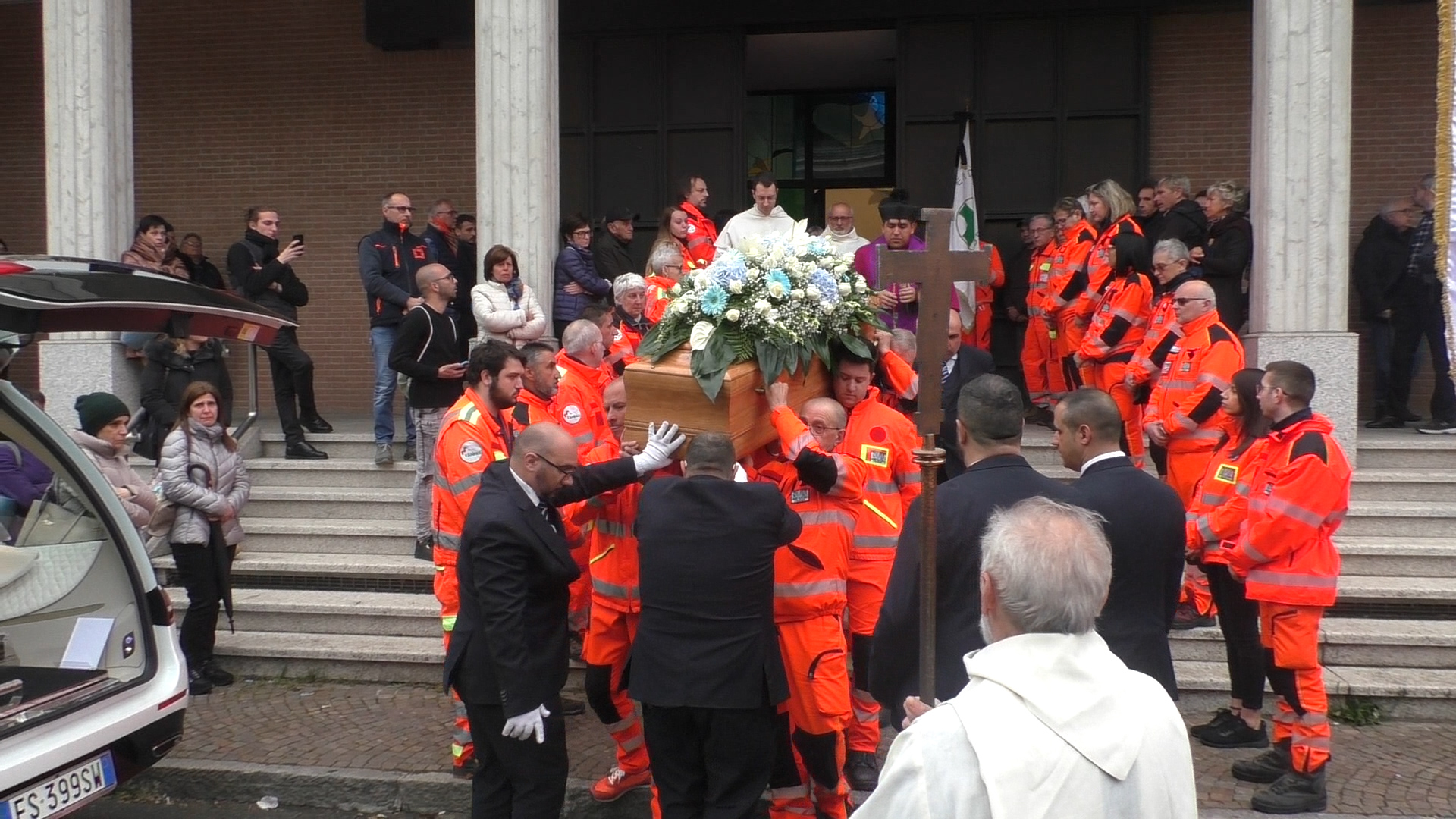 A Valenza il funerale di Elisa Cerato, morta a 24 anni