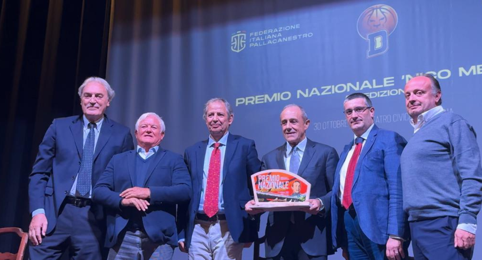 Coach Ettore Messina riceve a Tortona il Premio Nico Messina