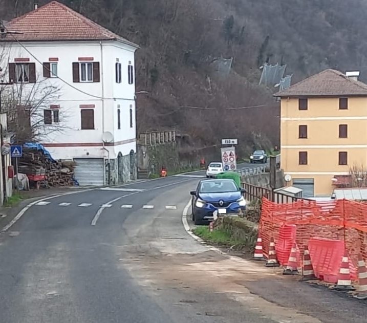 A Ovada via la strettoia sulla strada Turchino in località Gnocchetto
