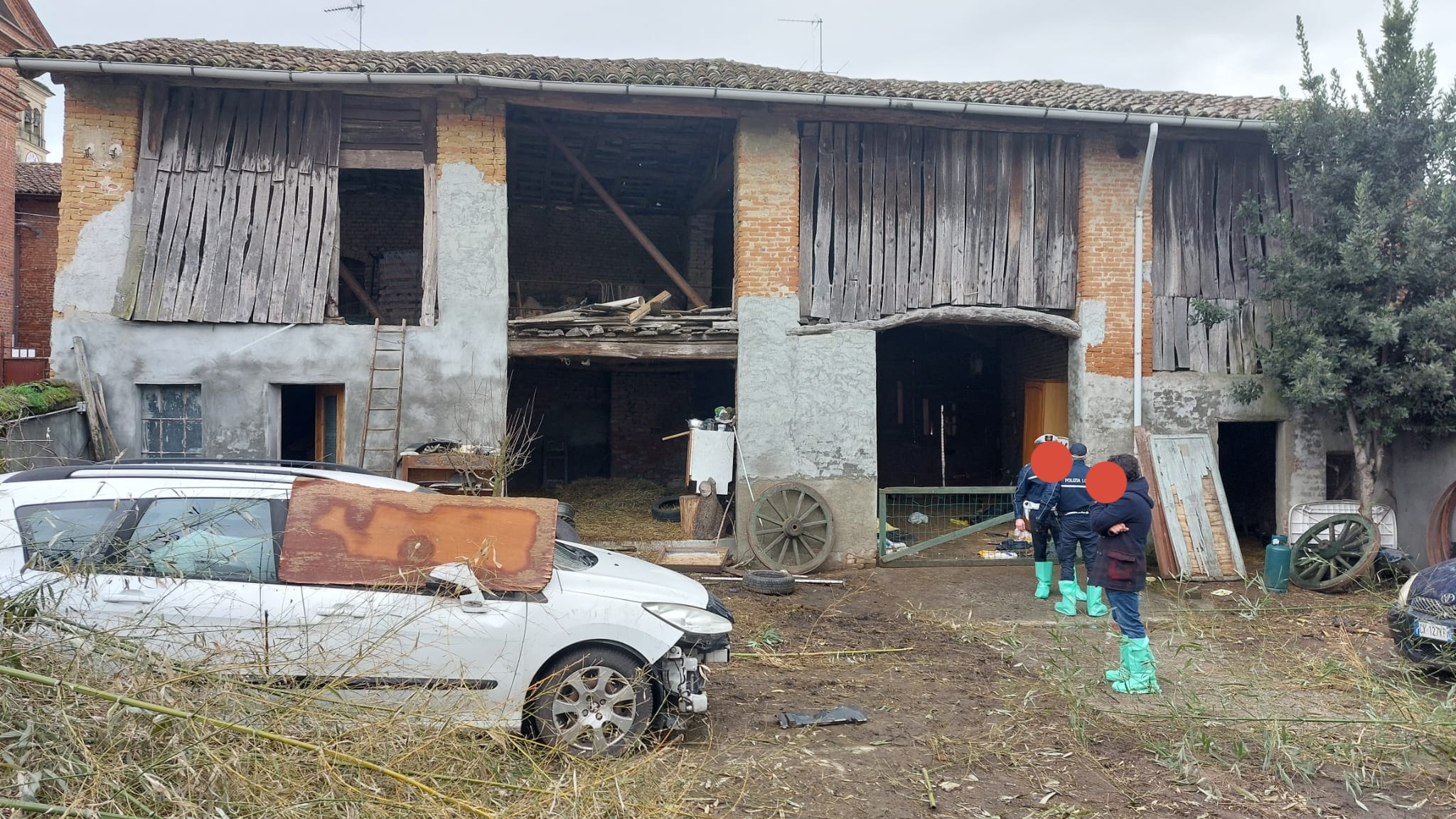 La Polizia Locale di Valenza sequestra una cascina a Rivarone