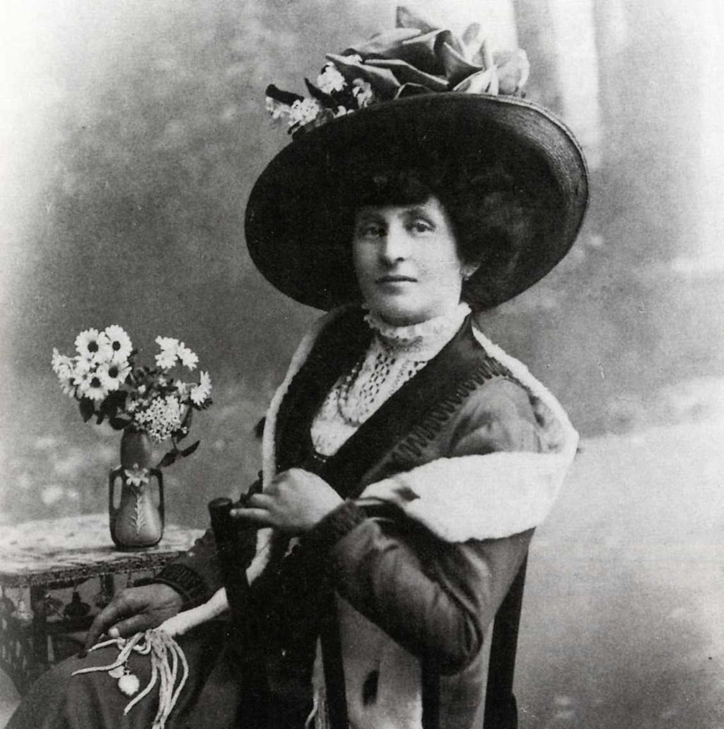 "Ida Dalser, pazza d'amore": il monologo che racconta la crudeltà di ...