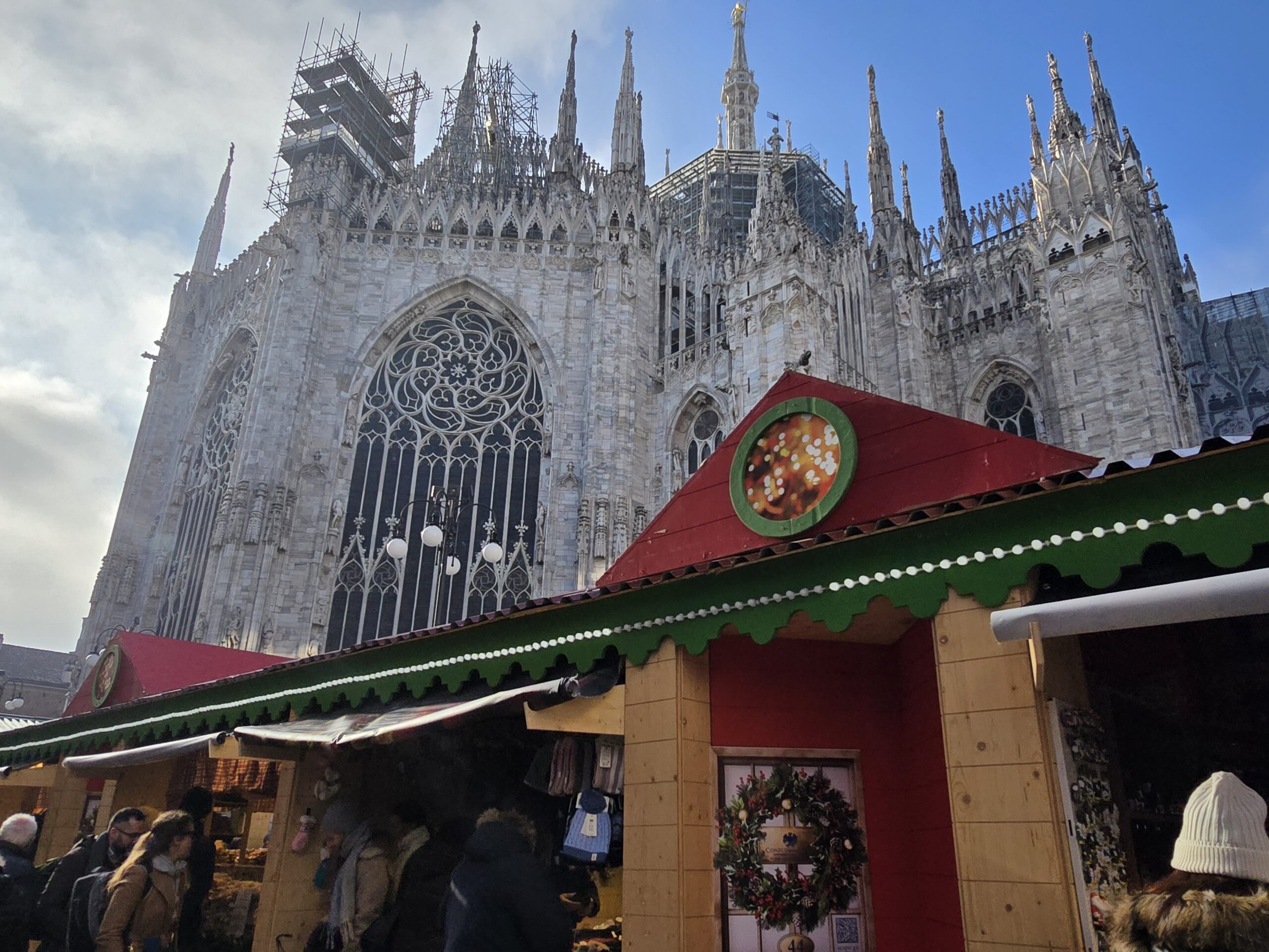 Torna a Milano il Mercatino di Natale in piazza Duomo [FOTO]