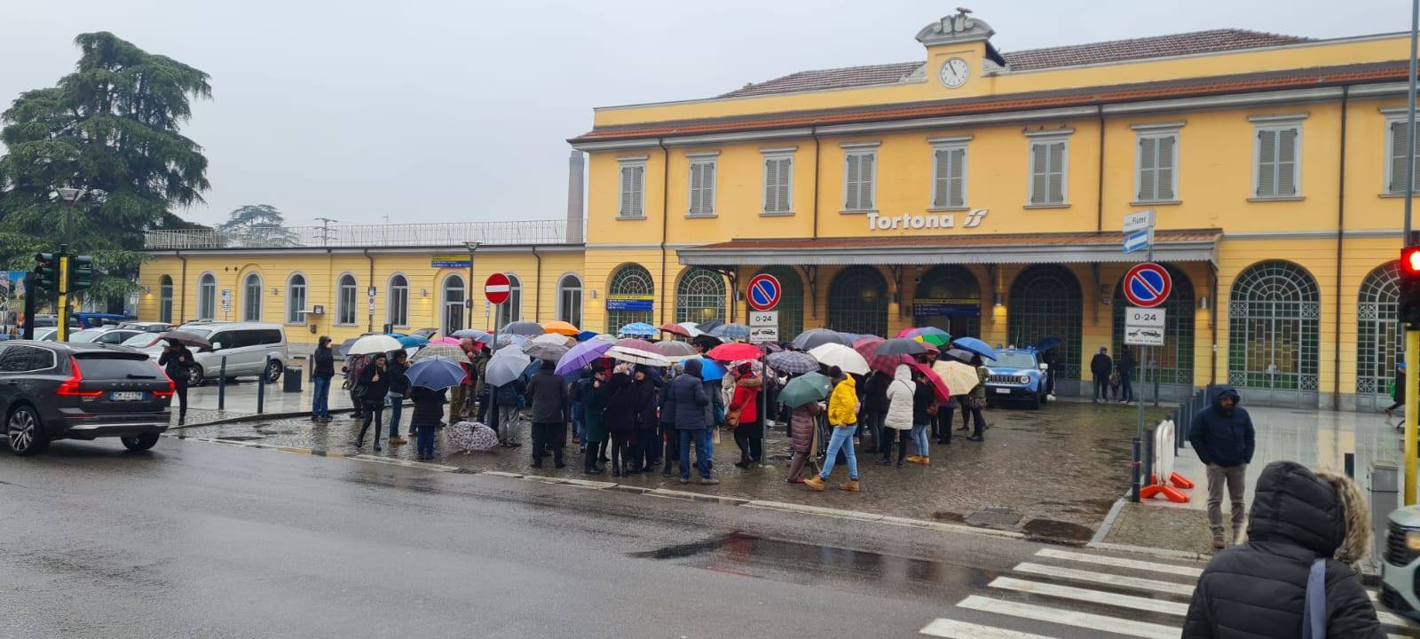 A Tortona manifestazione per Ange Jordan, ucciso alla stazione