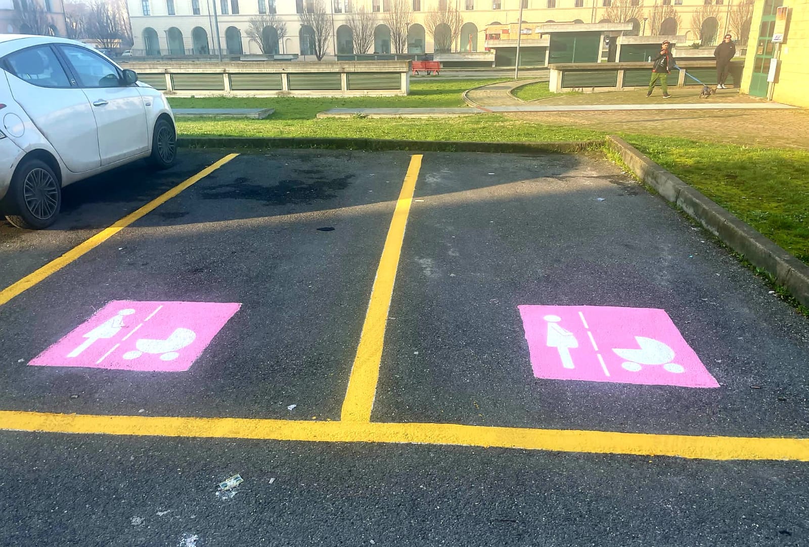 A Tortona arrivano gli stalli rosa: i primi due disponibili dall'8 marzo