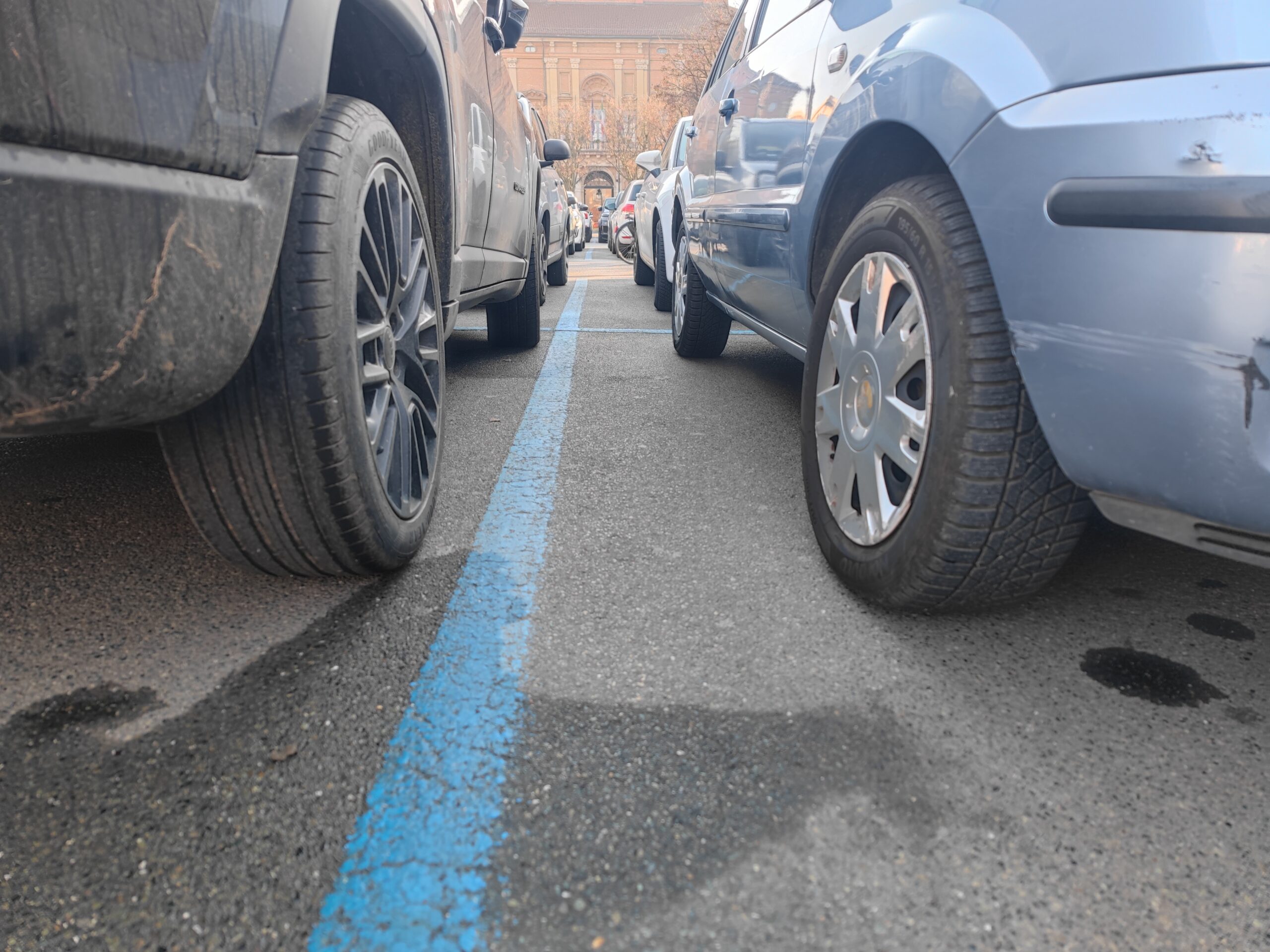 Un'ora di sosta gratis ad Alessandria fino al 17 gennaio: interviste